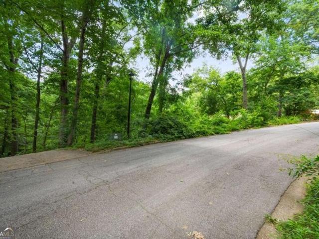 6804 Brookwood Ct, Douglasville, GA 30135