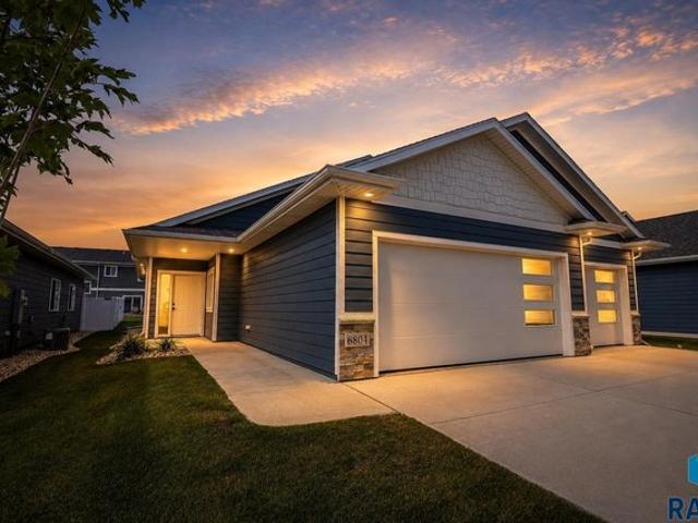 6804 W Belgrave Trl, Sioux Falls, SD 57106