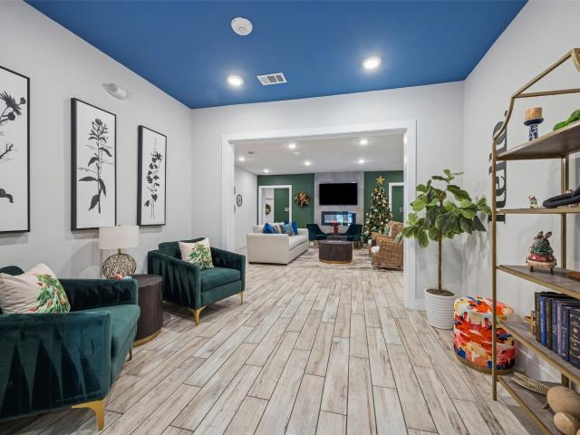 6804 Westview Dr, Unit 2307, Houston, TX 77055 | MLS #86558 | Compass