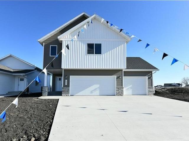 6805 Deer Creek Loop, Horace, ND 58047