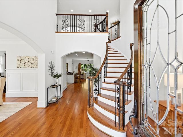 6806 Larrisa Court