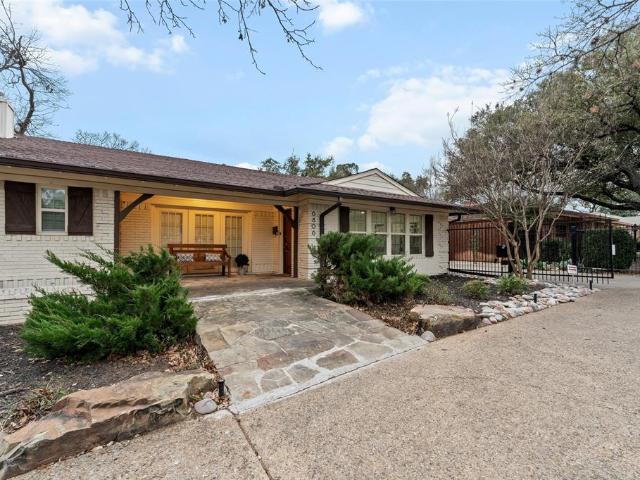 6806 Royal Lane