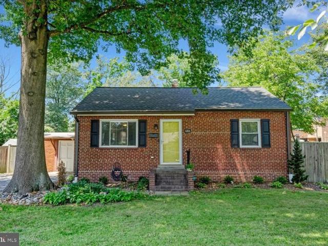 6806 Smithway Dr, Alexandria, VA 22307