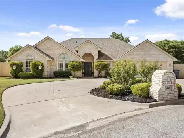 6807 NW Faircloud Dr, Lawton, OK 73505 643181121