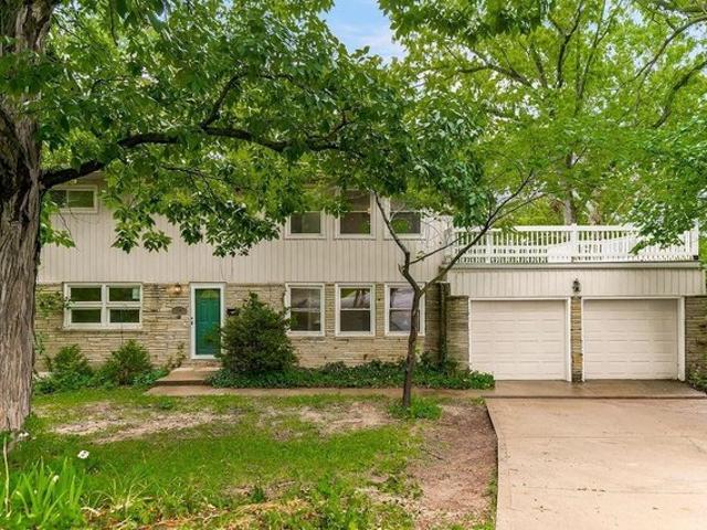 6807 N Walnut St, Kansas City, MO 64118