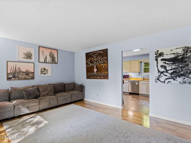 6807 Cedarwood Dr