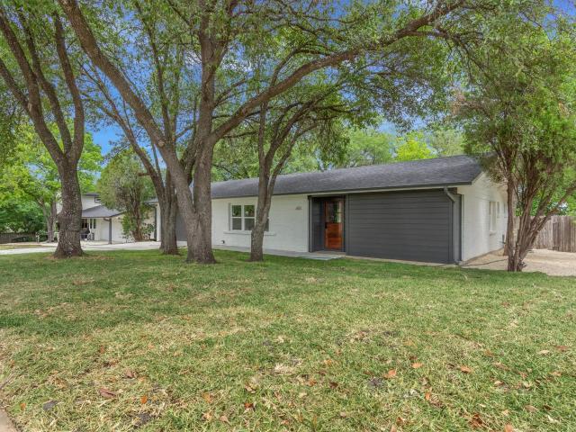 6807 Roanoke Dr
