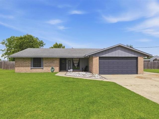 6808 Meadow Ridge Ln, Lake Charles, LA 70605