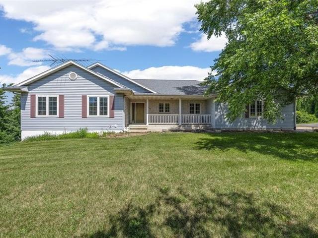 6808 Michael Rd, Palo, IA 52324