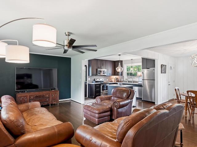 6808 Fleetwood Dr
