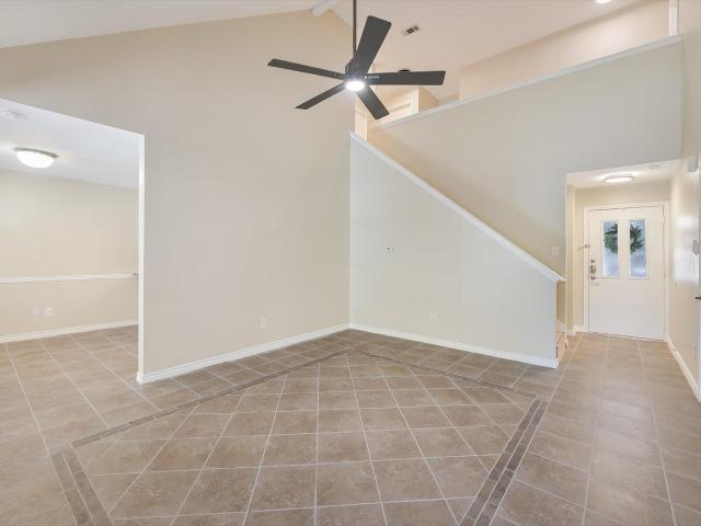 6808 Luckenbach Ln