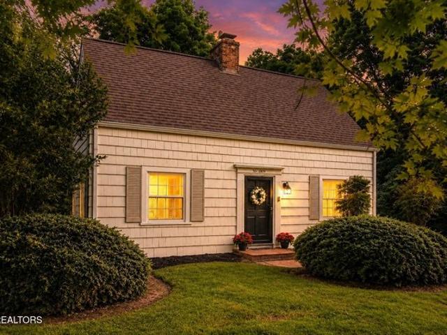 6809 Nubbin Ridge Dr, Knoxville, TN 37919