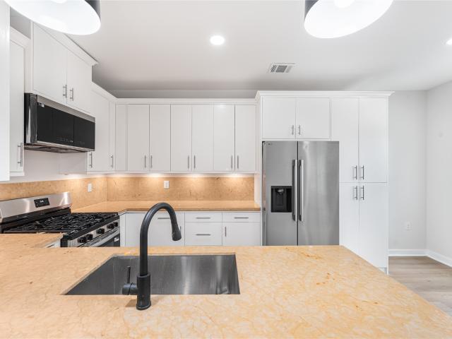 6809 Fairway Dr, Unit A, Houston, TX 77087 | MLS #10433