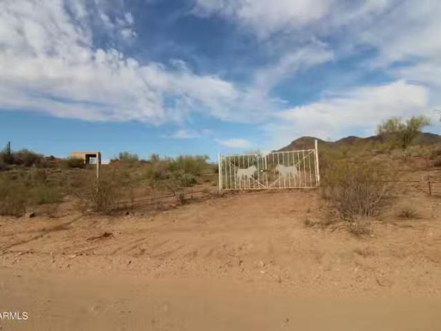 6800 N CASTLE HOT SPRINGS ROAD # 1, MORRISTOWN, AZ 85342