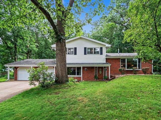 6800 Springbrook Ln, Kalamazoo, MI 49004