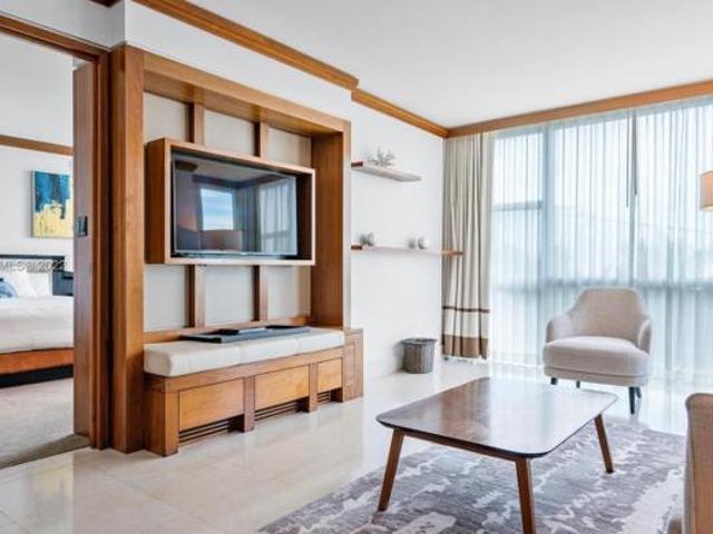6801 Collins Ave #316 Miami Beach, FL 33141