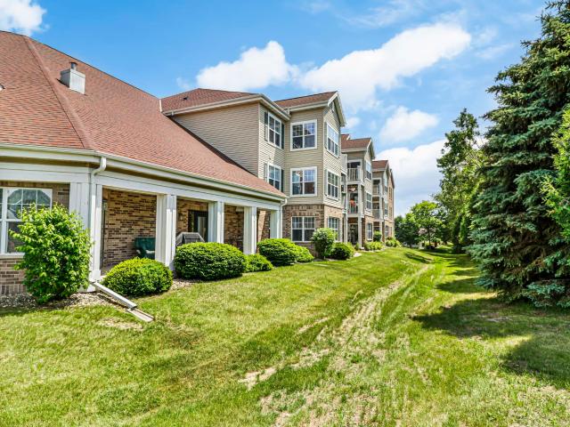 6801 Parkside Circle