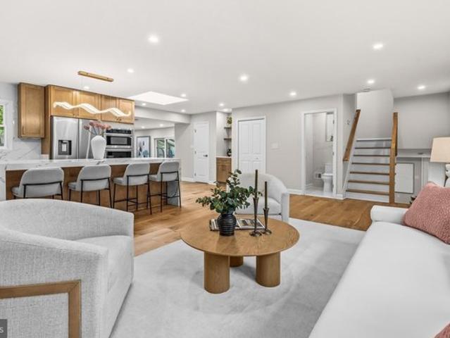 6801 Tildenwood Ln, Rockville, MD 20852