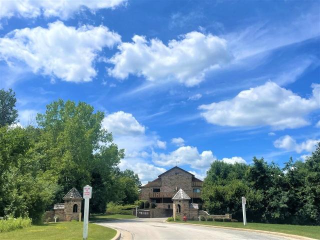 6801 6865 South 68th Street 2 Bedroom Apartment for Rent at 6801 S 68th St, Franklin, WI 53132