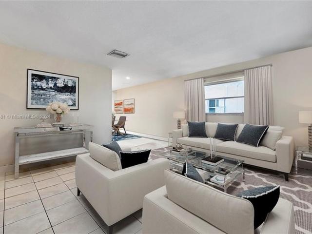 6802 NW 58th Ct, Tamarac, FL 33321