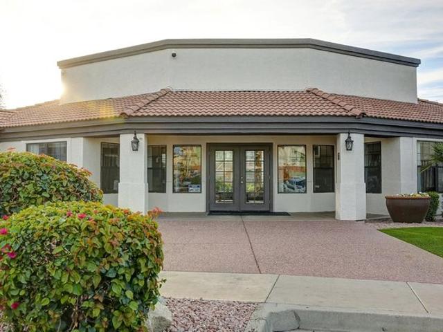 6802 N 67th Ave, Glendale, AZ 85301
