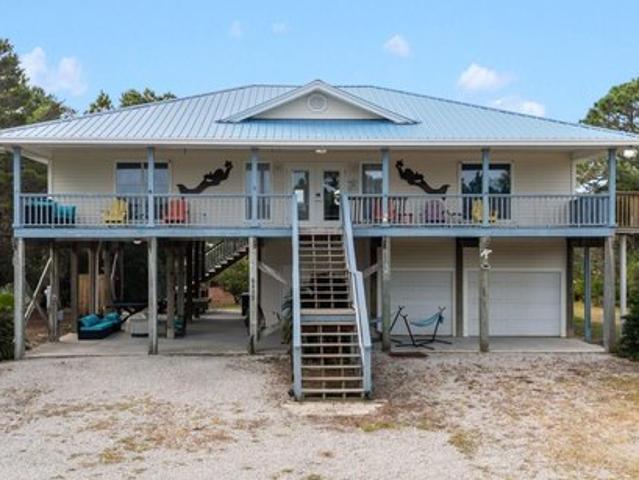 6802 Palmetto Dr, Gulf Shores, AL 36542