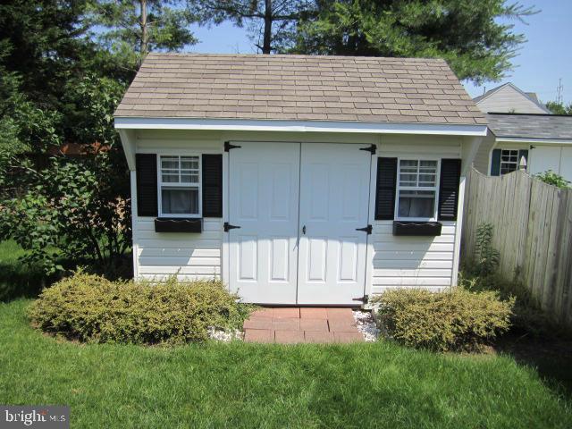 6802 Wythe Ct, Frederick, MD 21703 | MLS #MDFR2078 | Compass