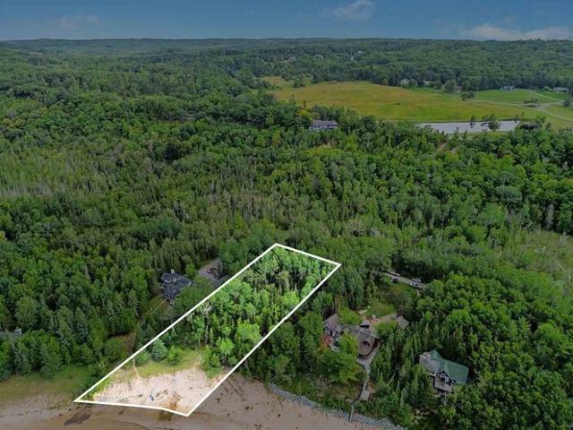 6802 Windemere Dr, Harbor Springs, MI 49740