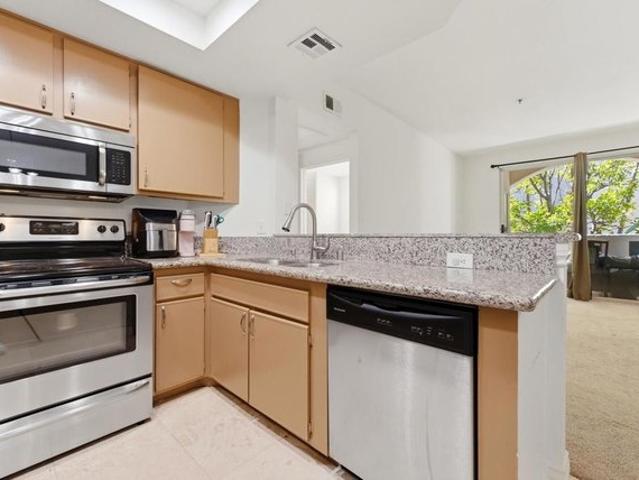 680 Camino De La Reina Apt 2201, San Diego, CA 92108