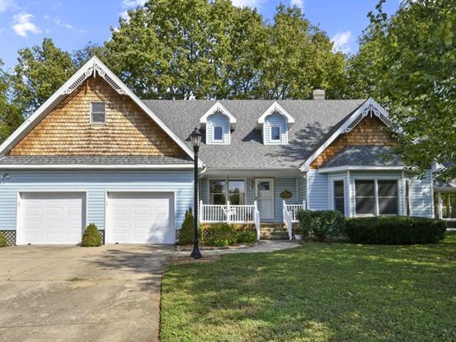 680 E Trakel Pl, Springfield, MO 65810