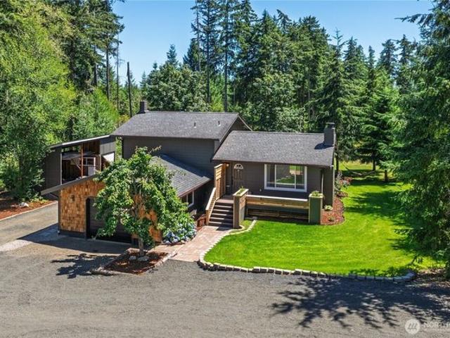 680 E Krabbenhoft Rd, Grapeview, WA 98546