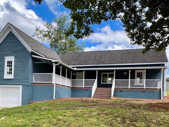 680 Elrod St, Cornelia, GA 30531