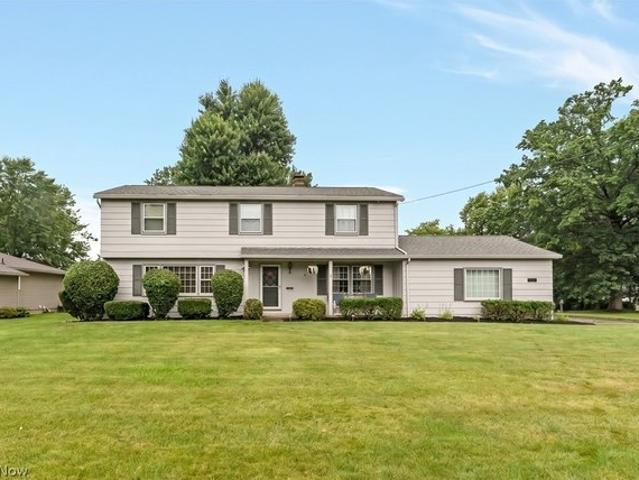 680 Forest Ridge Dr, Youngstown, OH 44512