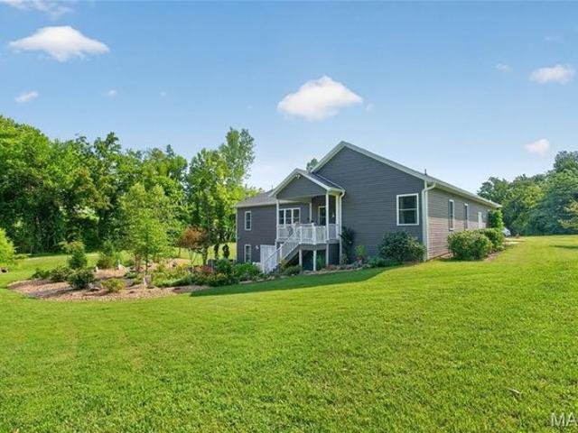 680 Kiefner St, Perryville, MO 63775