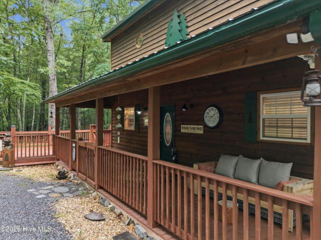 680 Hawthorne Lane
