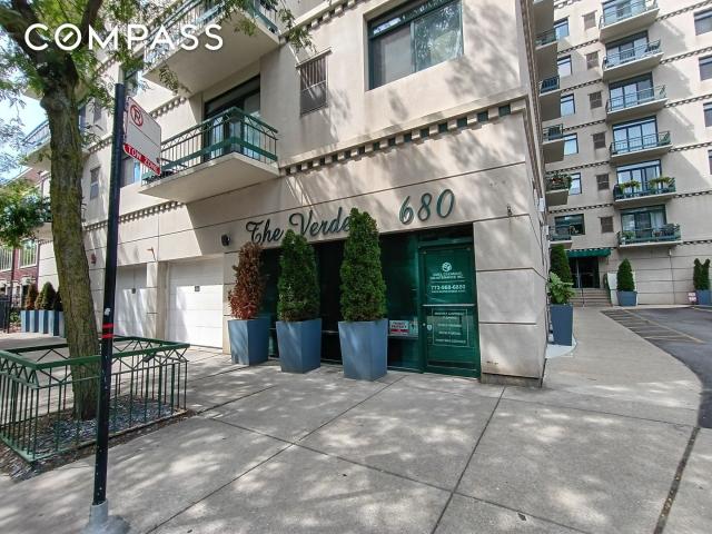 680 N Green St 704, Chicago, IL