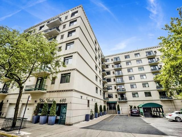 680 N Green St Apt 508, Chicago, IL 60642