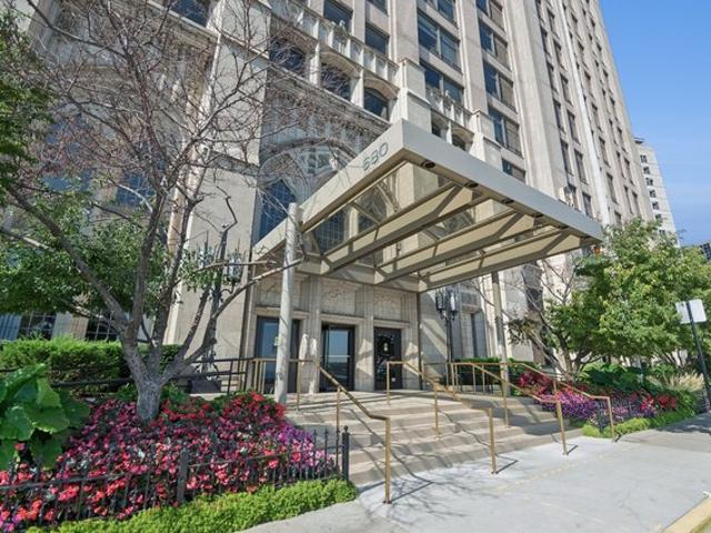 680 N Lake Shore Dr Apt 1219, Chicago, IL 60611