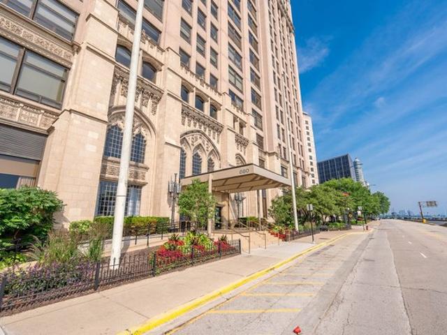 680 N Lake Shore Dr Apt 1313, Chicago, IL 60611