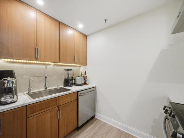 680 N Lake Shore Drive # 913