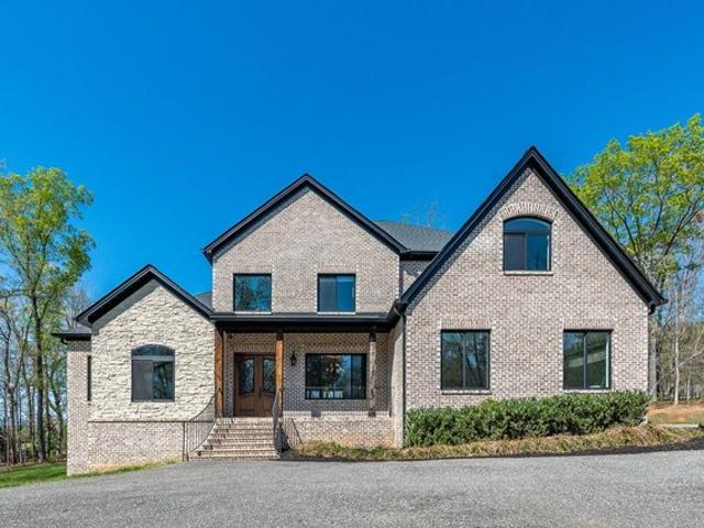 680 Summerdale Ln, Evington, VA 24550