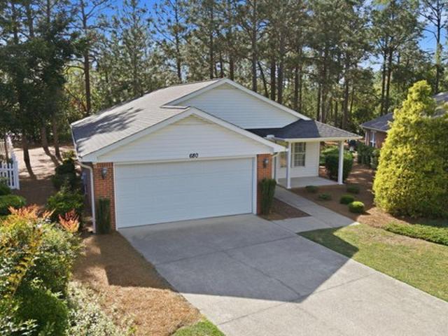 680 Pinehurst Trace Dr, Pinehurst, NC 28374