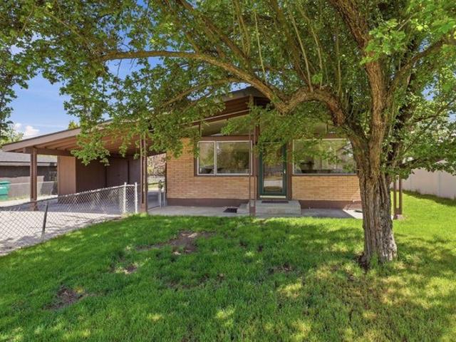 6814 N Post St, Spokane, WA 99208