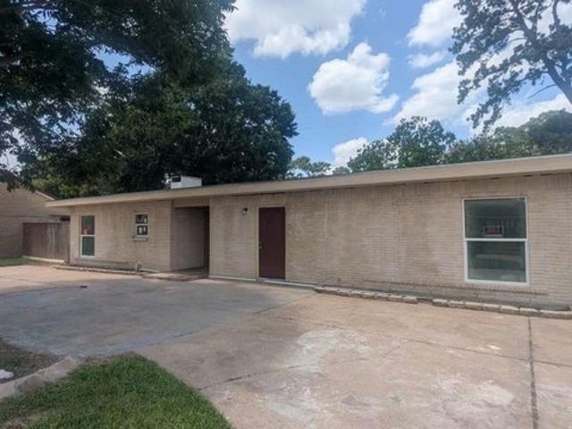 6815 Moss Oaks Dr, Houston, TX 77050