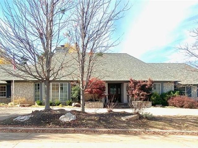 6815 N Country Club Dr, Oklahoma City, OK 73116