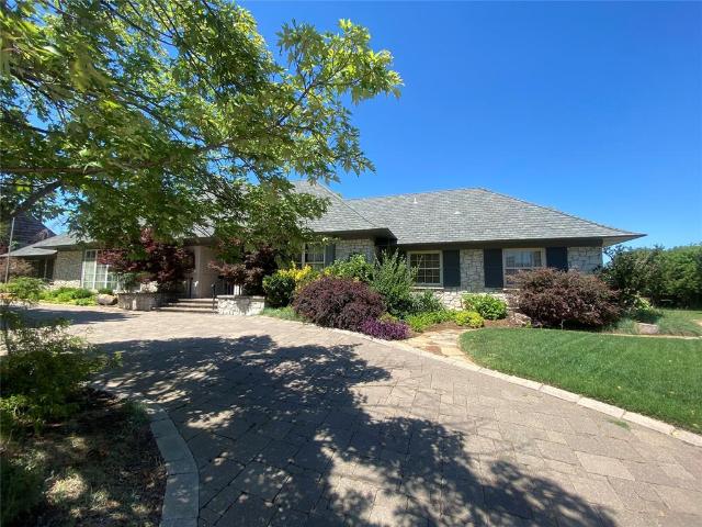 6815 N Country Club Drive