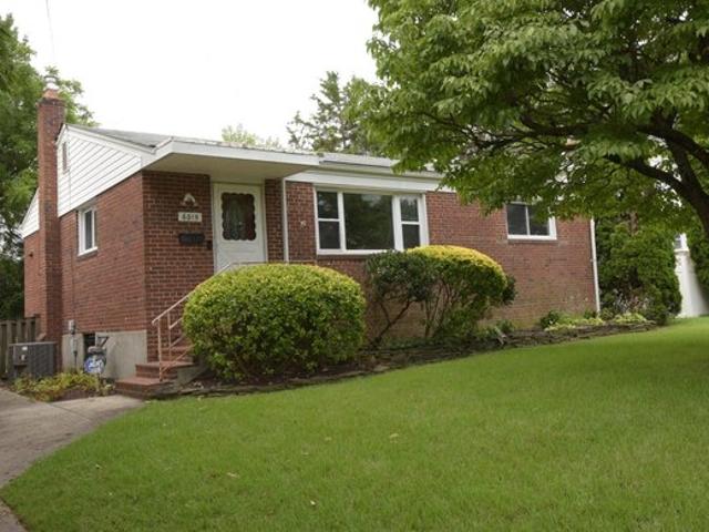 6815 Kingwood Dr, Falls Church, VA 22042