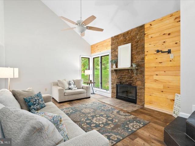 6816 Balmoral Court