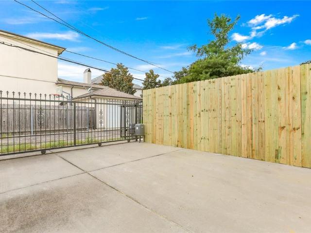 6816 E Louis Xiv Street