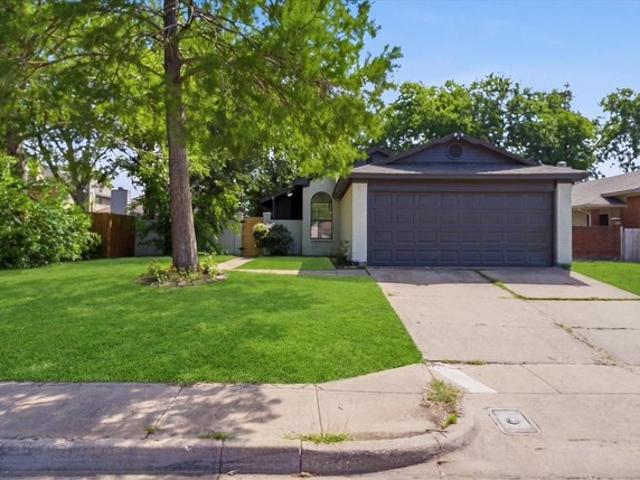 6816 Fire Hill Dr, Fort Worth, TX 76137